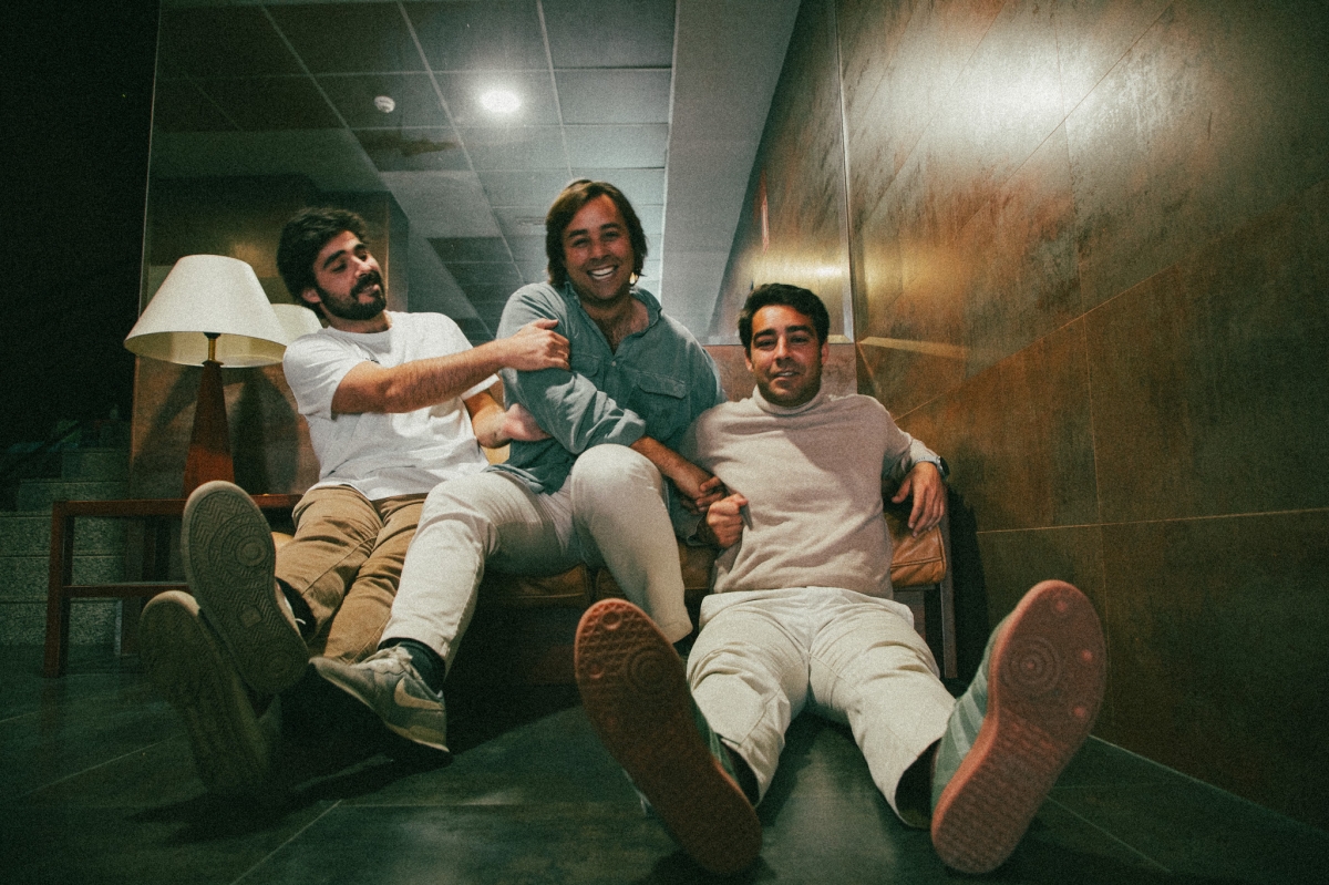 Los Hermanos Martínez: la banda de pop folk que arrasa con su ...
