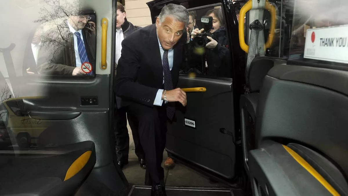 Santander maniobra para anular la millonaria indemnización a Orcel ante ...