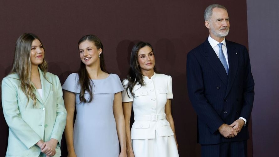 Las imágenes de la princesa Leonor y la infanta Sofía “dándolo todo” en ...
