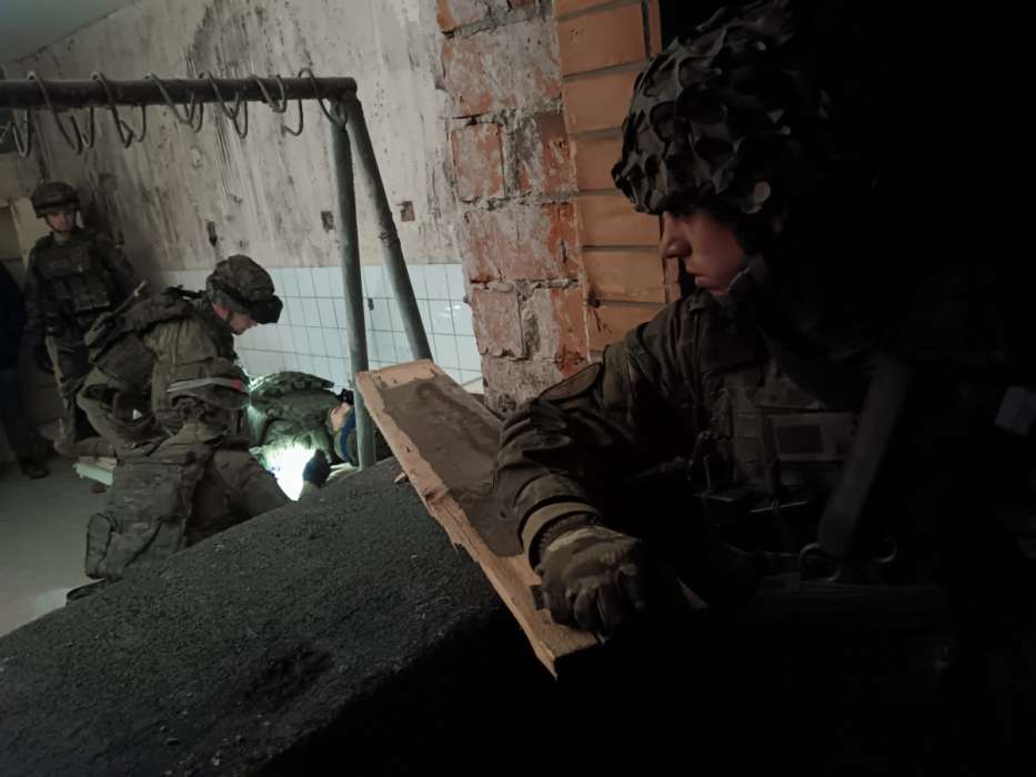 Empotrados con el Ejército en la primera línea de disuasión de la OTAN ...