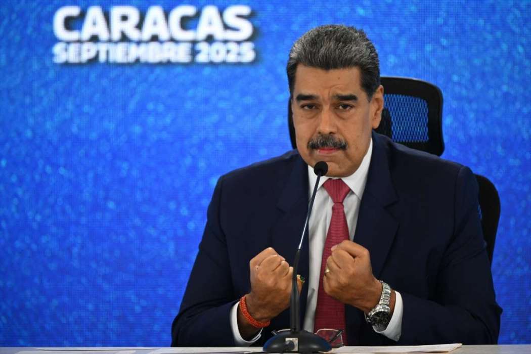 Maduro reclama "nervios de acero" ante los rumores de ataque de EEUU