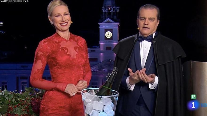 Anne Igartiburu, emocionada y sin vestido tras fichar a última hora ...