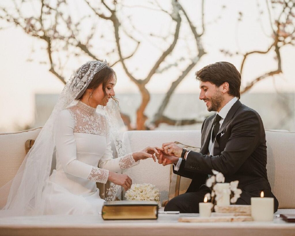Así fue la boda de la hija de Rania de Jordania: el vestido de Dior de ...