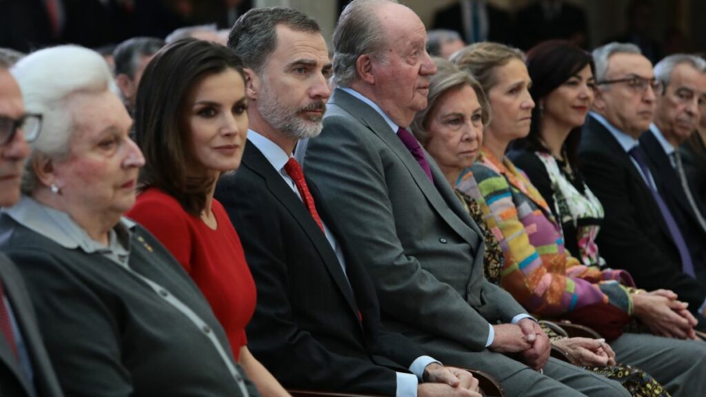 El rey Felipe impone dos drásticas normas para su acercamiento con Juan ...